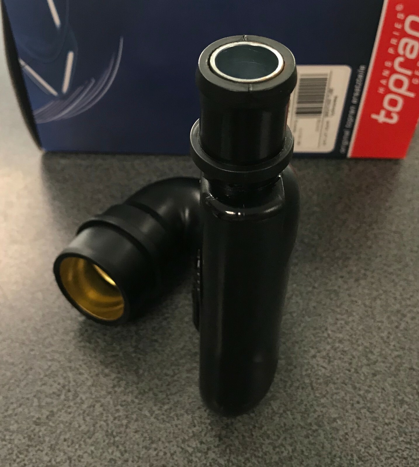 Audi A4 A6 B5 Avant VW 1.8 Crankcase breather hose pipe vent tube ...