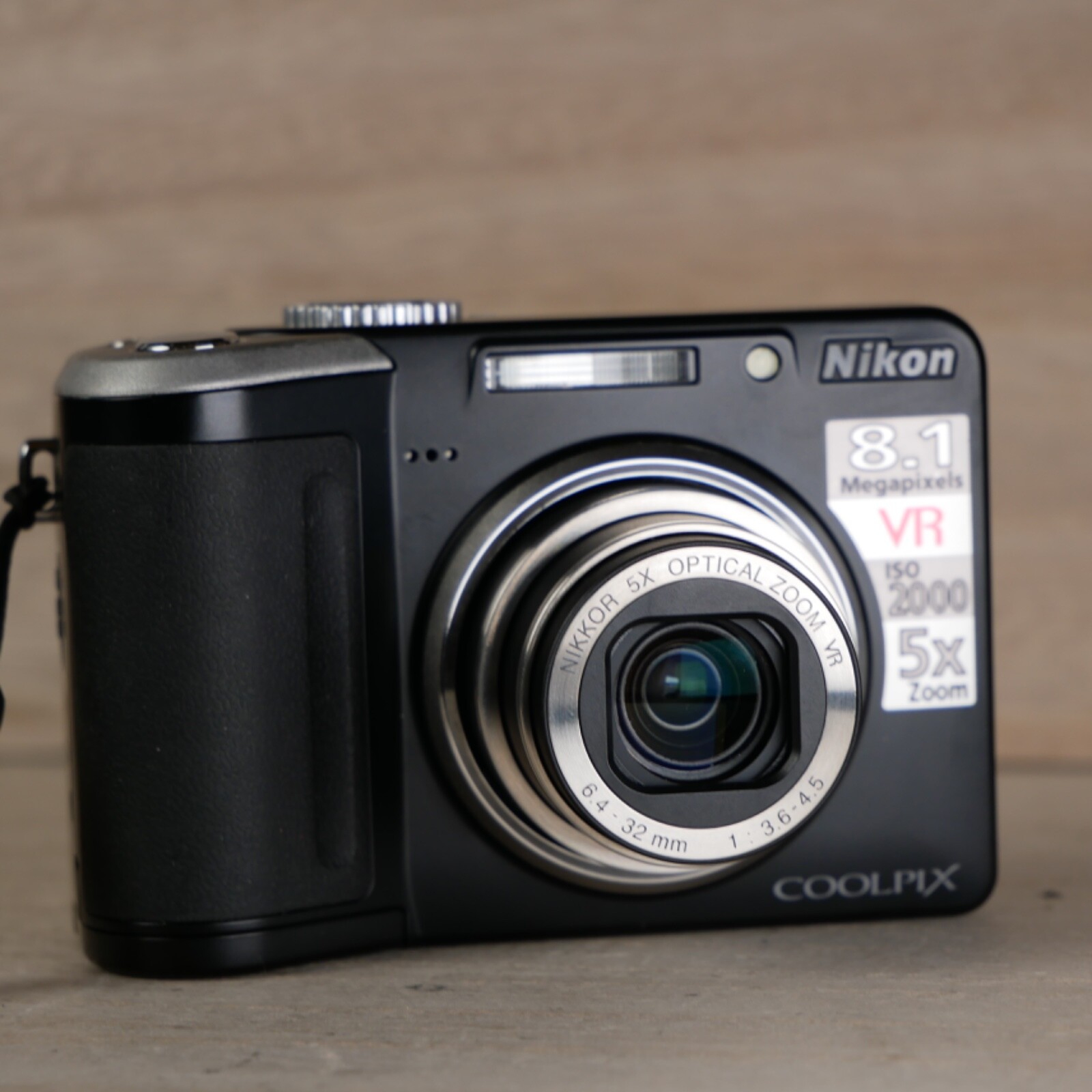 Nikon COOLPIX P60 8.1MP Digital Camera - Black *WORKING* LCD Spot ...