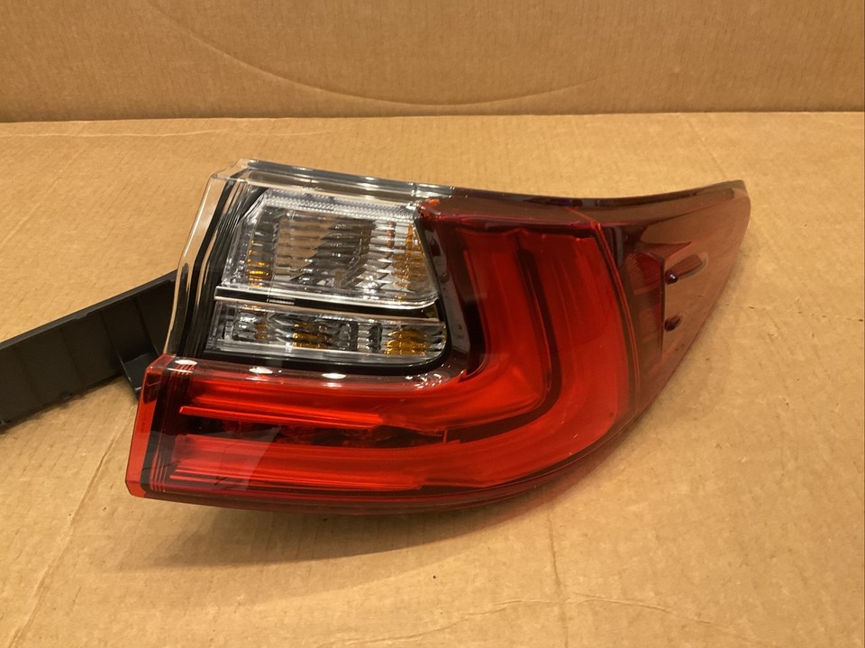 TYC NSF Right Side Tail Light Assy for Lexus ES350/ES300h 2016-2018 ...