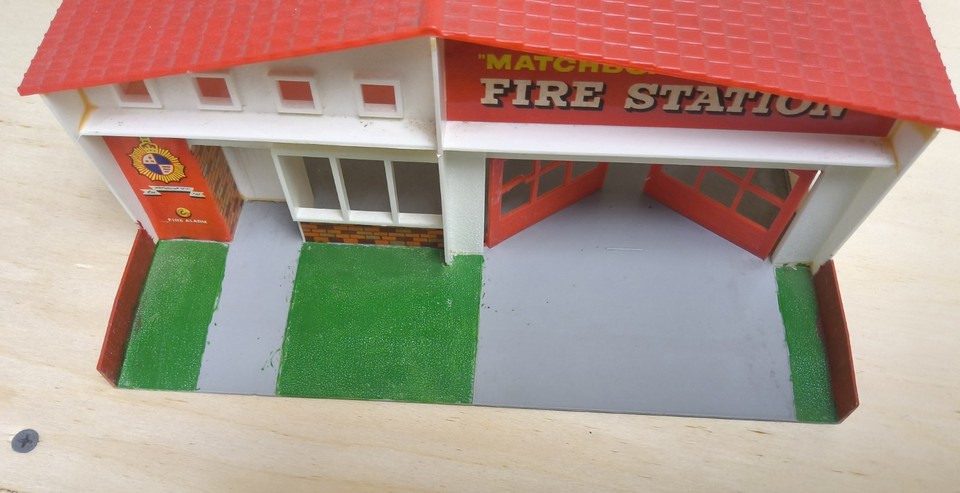 1960s LESNEY MATCHBOX FIRE STATION RED ROOF | eBay