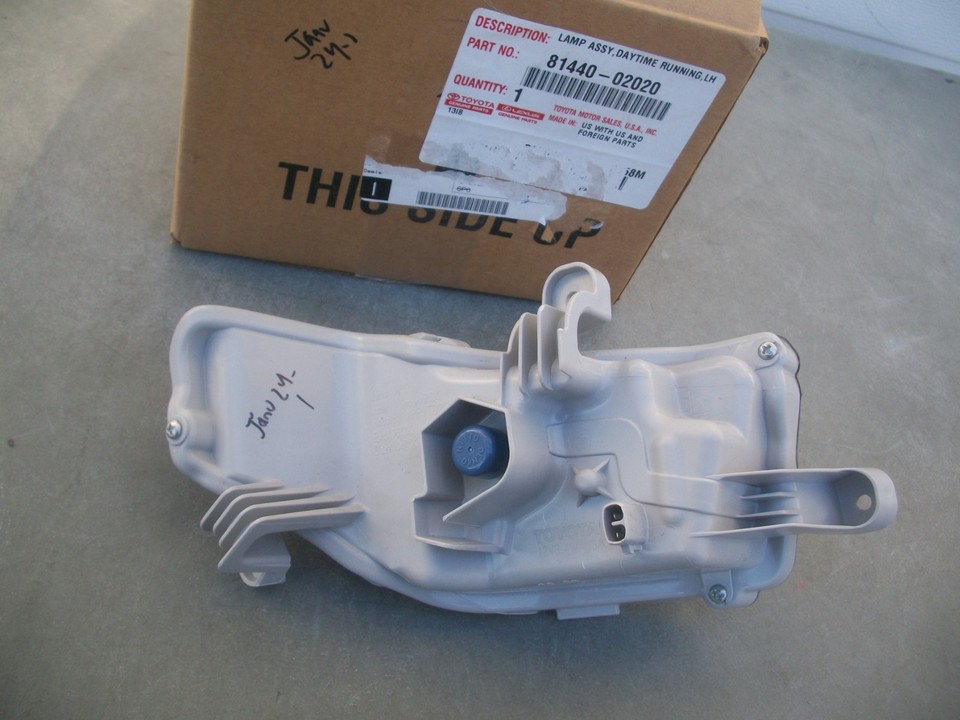 Toyota Corolla SEDAN 17 18 19 RUNNING LIGHT OEM LH NEW ORIGINAL LED | eBay