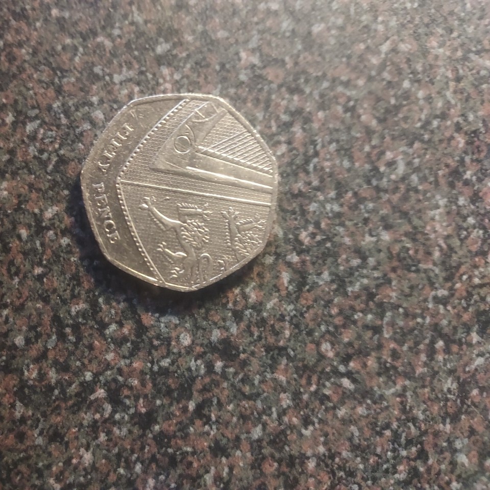 2013 50p Royal Shield Fifty Pence Coin Brilliant Uncirculated BUNC 13 ...