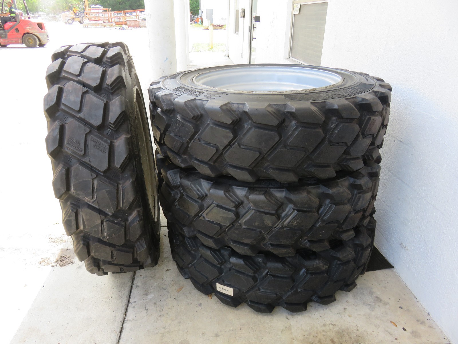 370/75-28 NEW CAMSO FOAM FILL 14 PLY TIRE 370x75x28, 370-75x28 TYRE X 1 ...