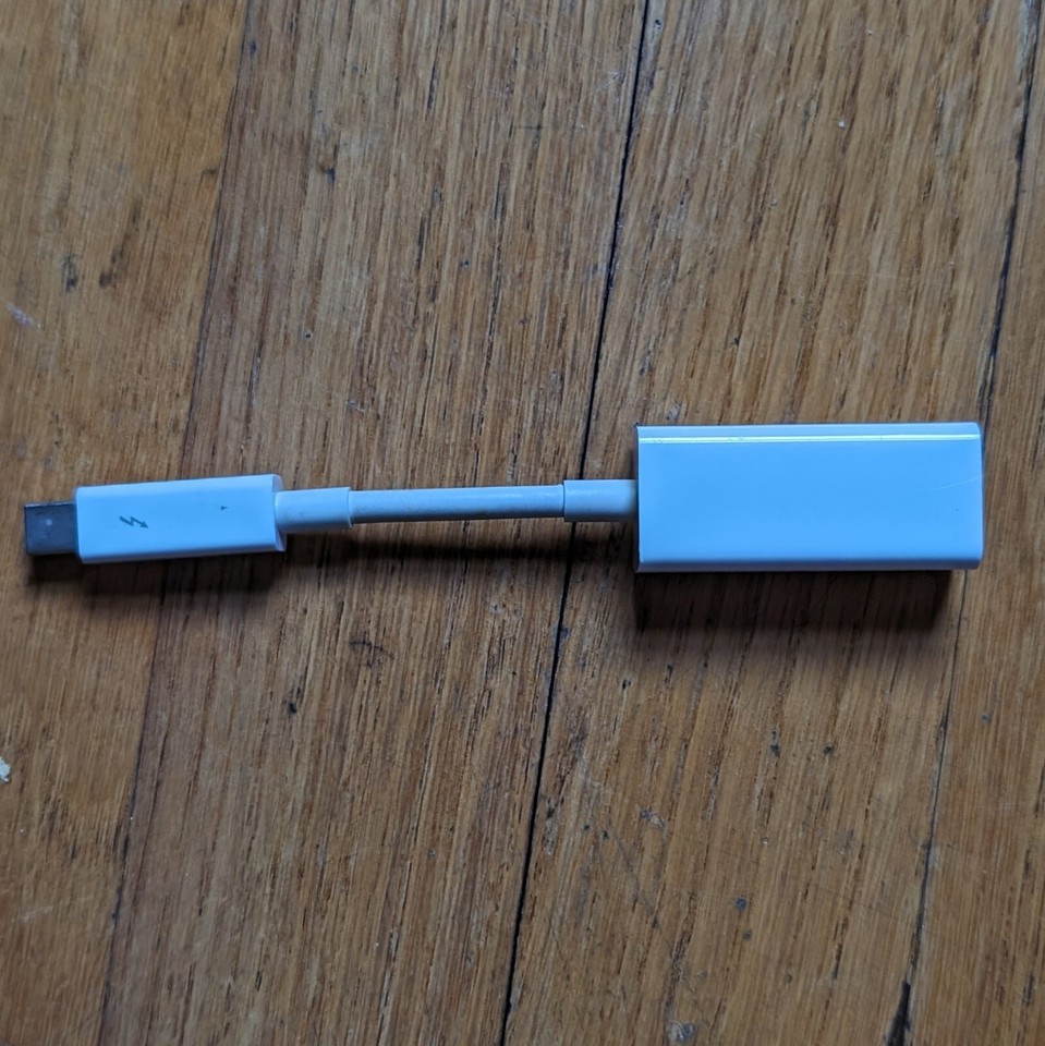 Apple Thunderbolt to Gigabit Ethernet Adapter RJ-45 MD463LL/A MODEL ...