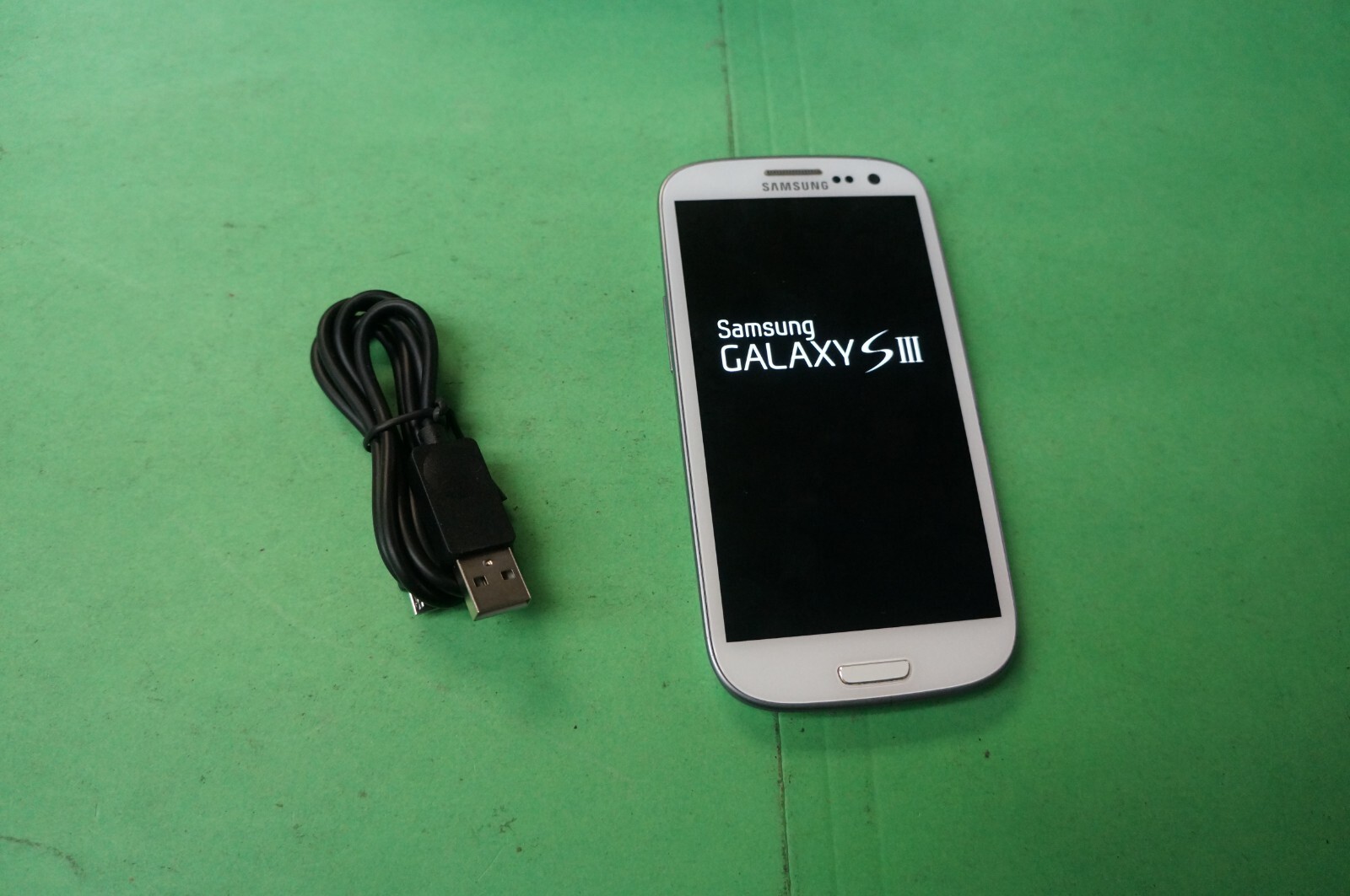 Samsung Galaxy S III - 16GB- WHITE (TRACFONE) FREE BUNDLE & SHIP | eBay