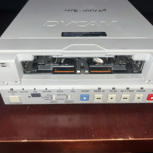Sony DSR-11 DVCAM Mini DV Compact Video Cassette Player/Recorder ...