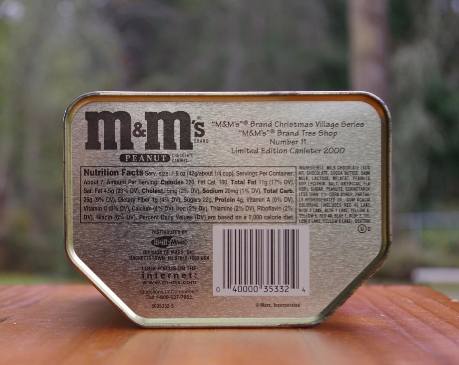 2000 M&M's Christmas Happy Holidays Tree Shop Wreaths Holly Metal Tin ...