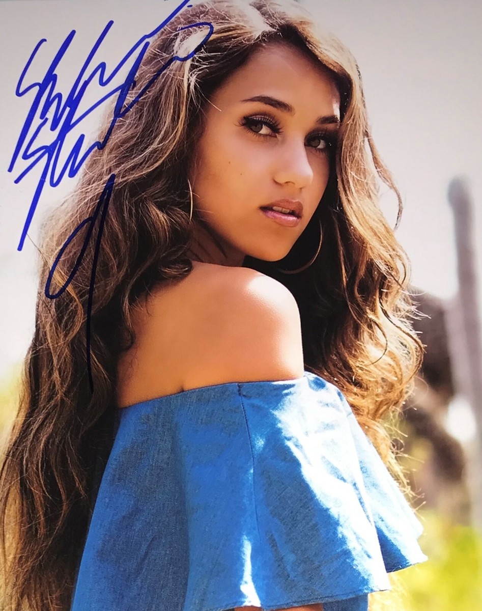 Skylar Stecker 2003