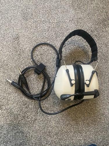 Peltor Aviation Headset Model 8006. General Aviation. Pilot Headset ...