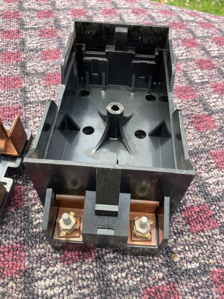 8056 WADSWORTH 100 AMP MAIN 120-240 VOLT PULLOUT FUSE DISCONNECT WITH ...