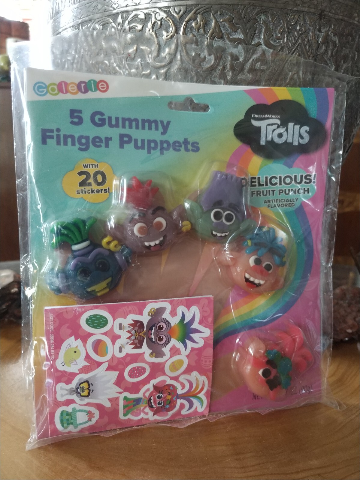 New, sealed EXPIRED 2022 5 gummy TROLLS finger puppets | eBay