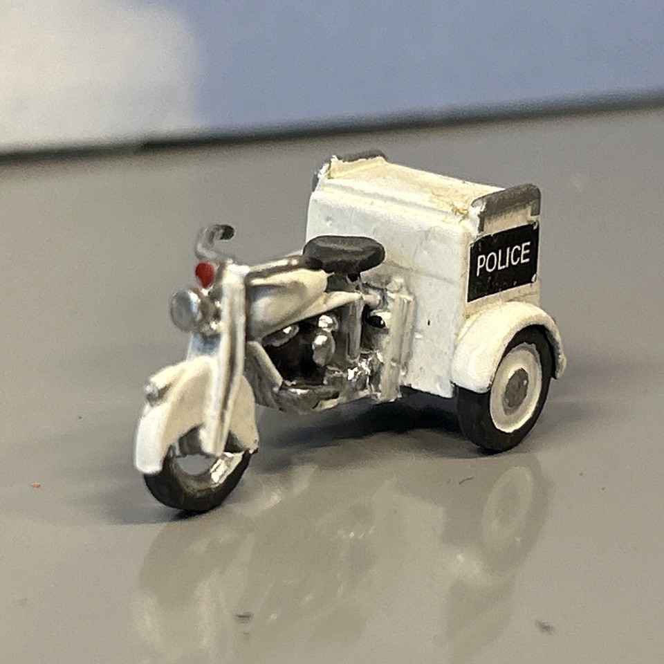 HO Scale Motorcycle Trike 3 Wheel Police Bike Side Car Lot of 2 Built ...