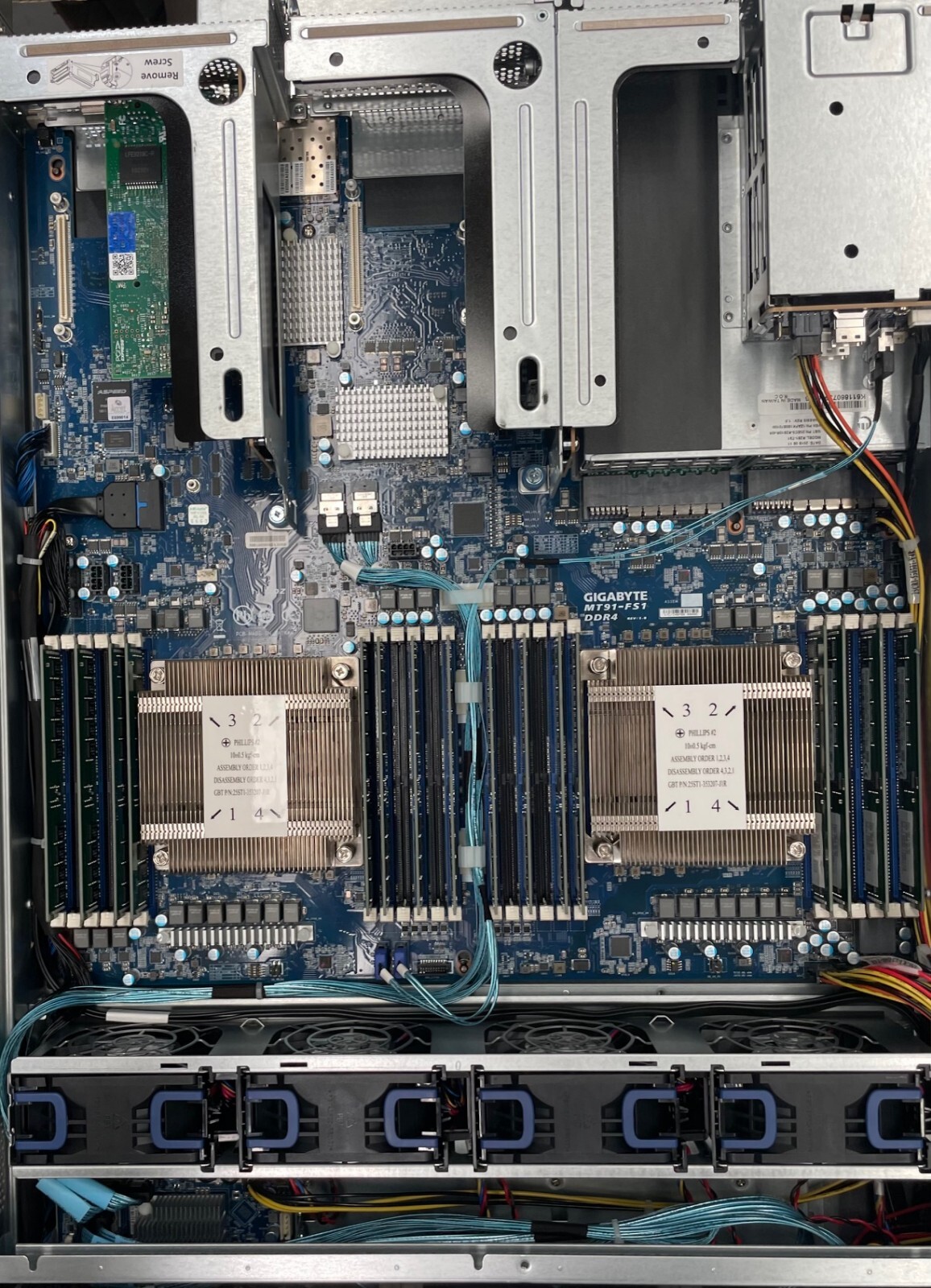 Gigabyte R281-T91 2x ThunderX2® CN9975 28-core 256GB 8x1.2TB | eBay