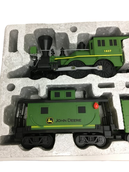 Lionel Trains John Deere Battery Powered Ready-to-Play Train Set Lights ...