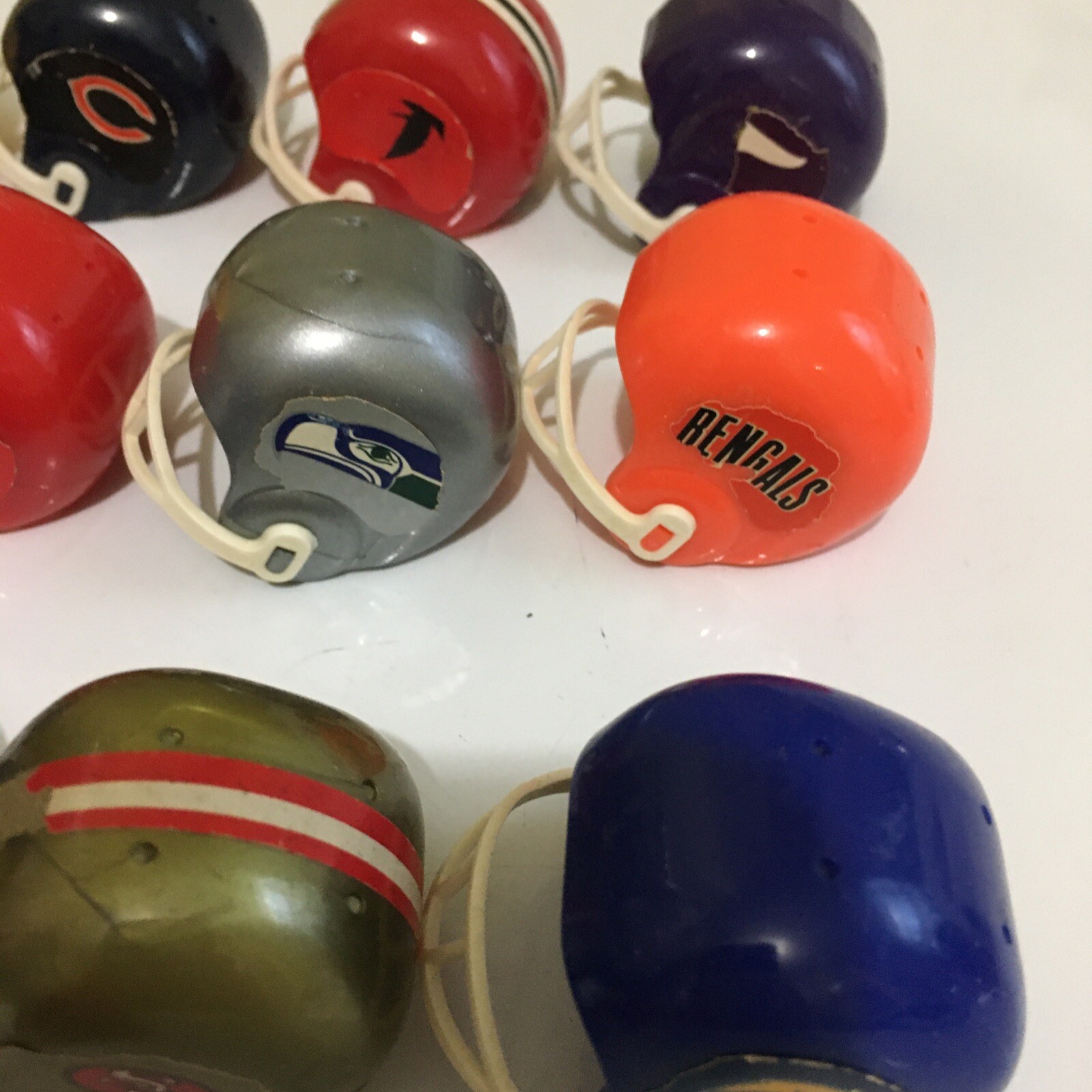 1980's Vintage LOT of 13 Mini Plastic NFL Football Teams Helmets Read ...