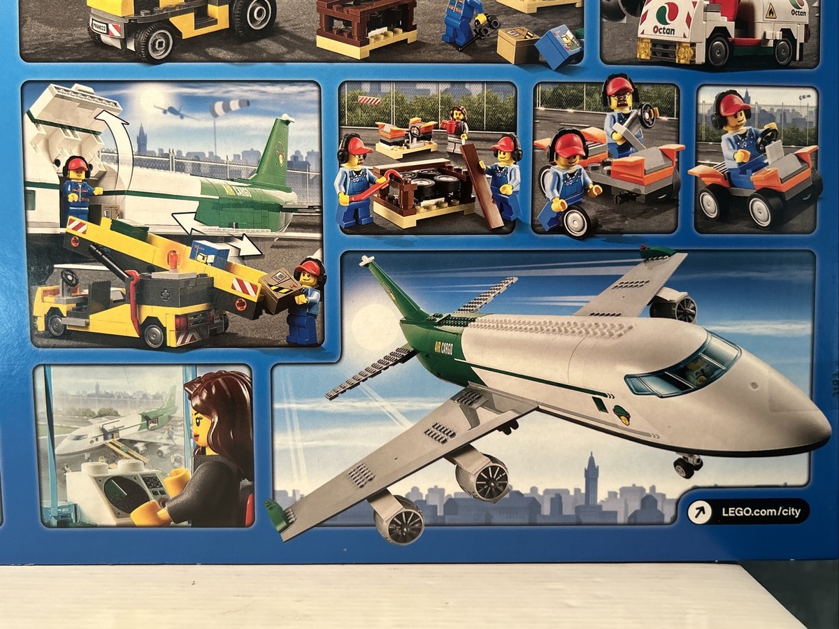 Lego City Airport Cargo Terminal 60022 Set W Plane