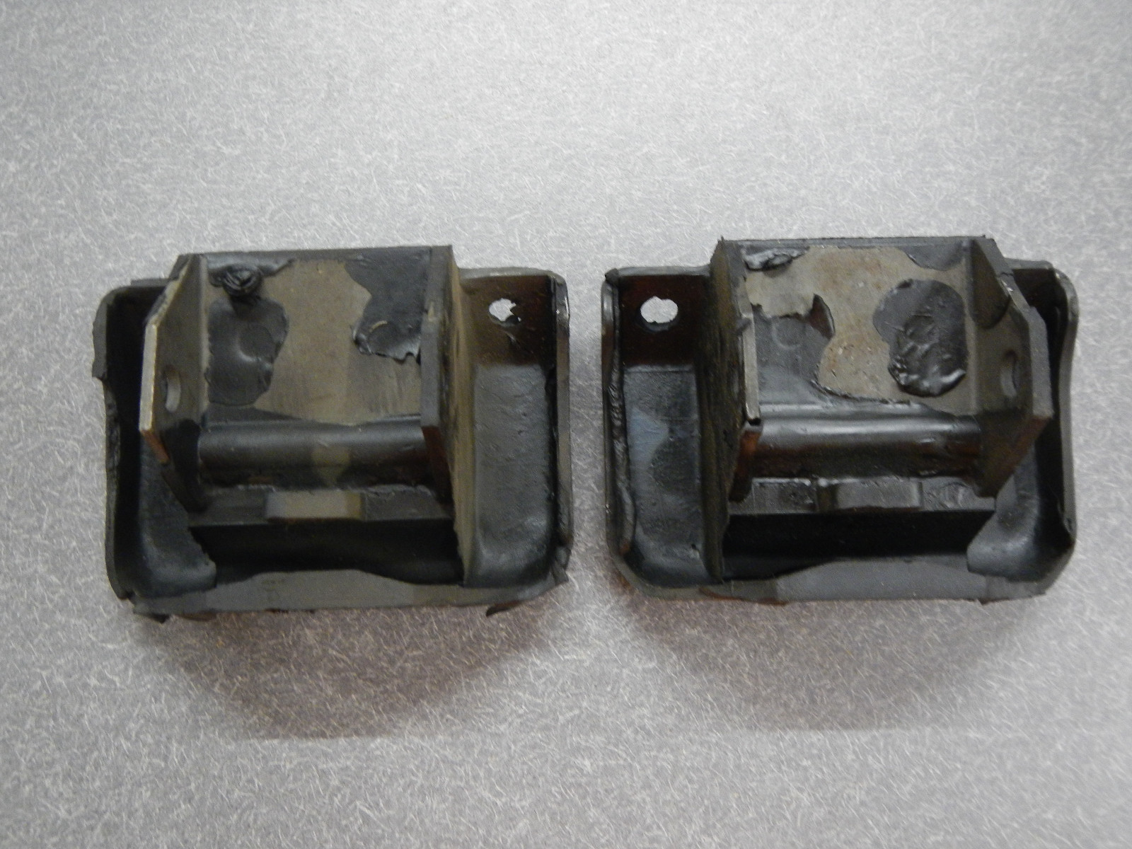 300 Buick Engine Motor Mount Pair Mounts 1965 1966 1967 LeSabre Skylark ...