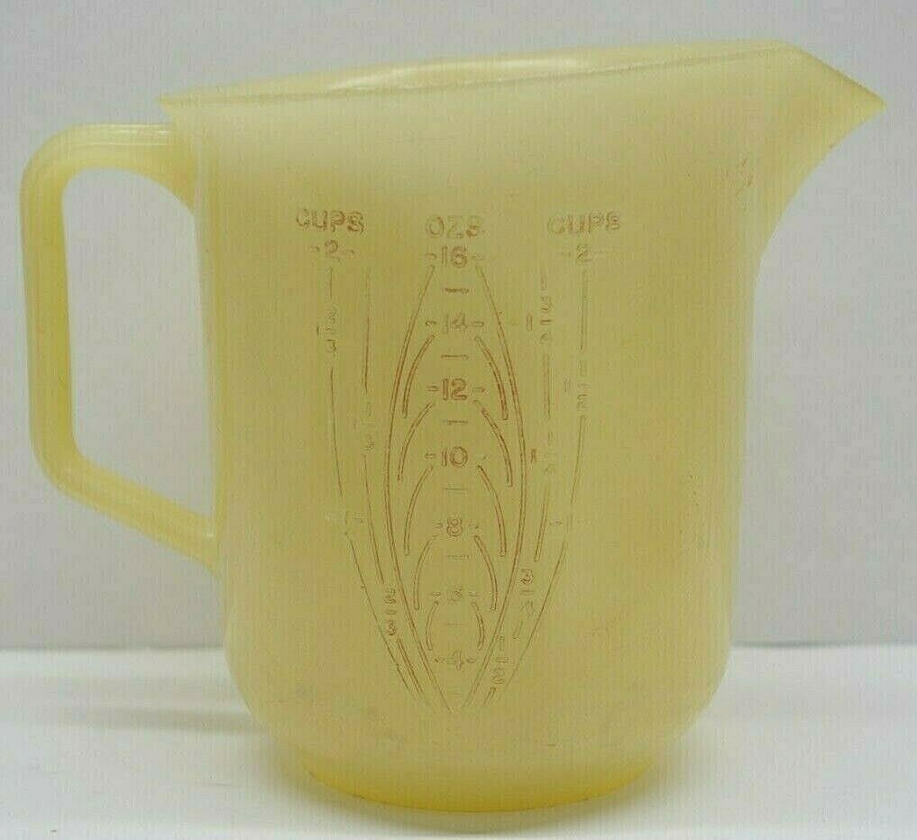 Vintage Tupperware 2 Cup Measuring Cup 134-1 + 292-3 Scoop | eBay