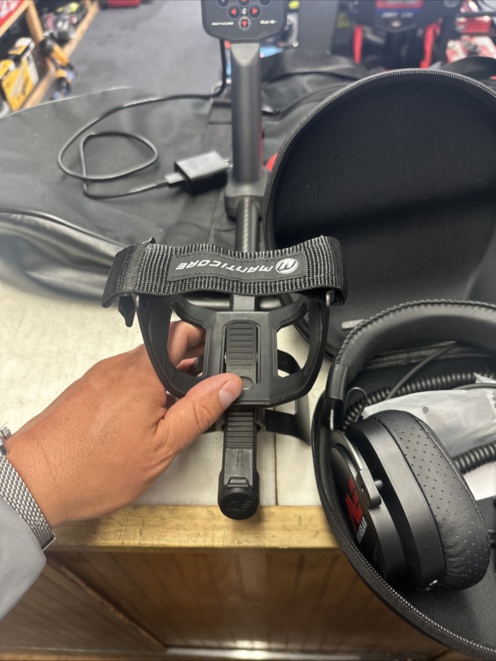 Minelab Manticore Metal Detector with Headphones 3 Different Heads | eBay