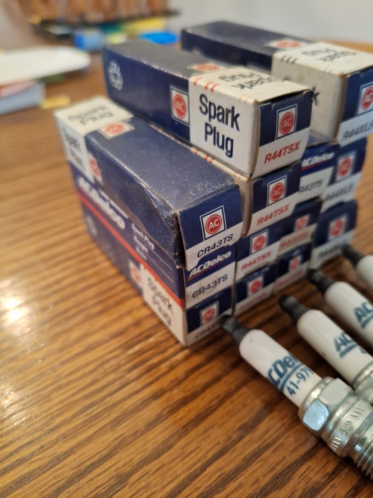 Lot Of 17 Vintage AC Delco Spark Plugs R44XLS, R43TS, CR43TS, R44TSX ...