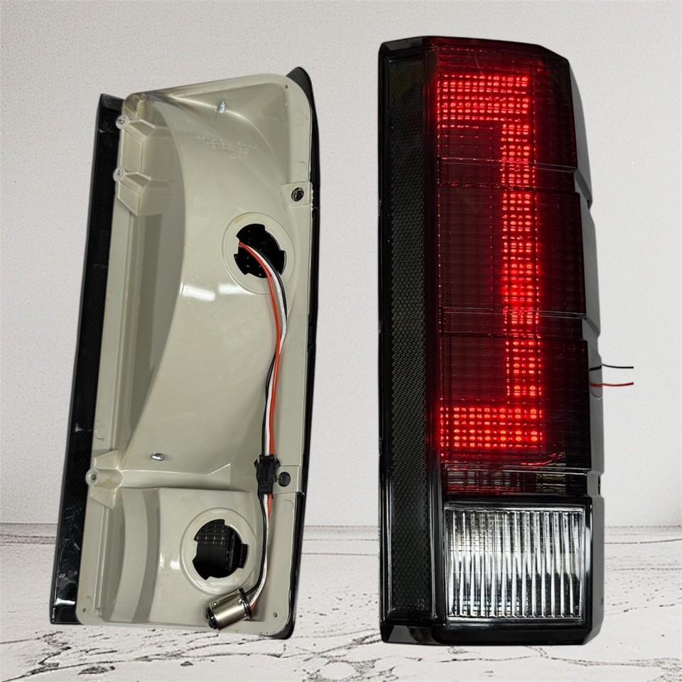1980-86 Ford F150 F250 Truck Bronco Smoke Tail Lights Pair w/ Built-In ...