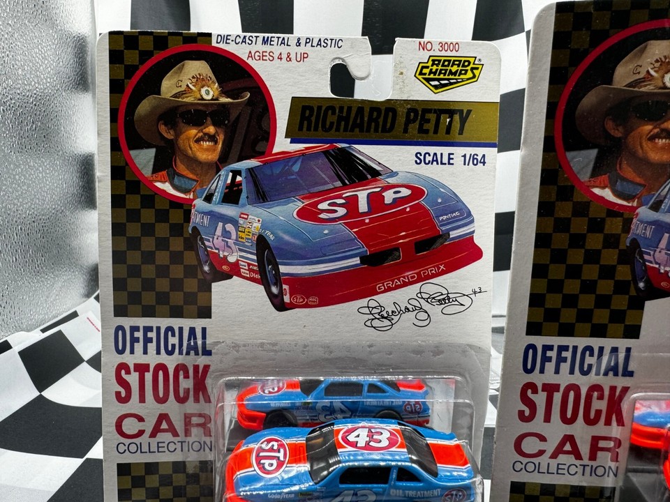Road Champs #43 Richard Petty NASCAR 1992 Diecast 1:64 Scale Set Of 2 ...