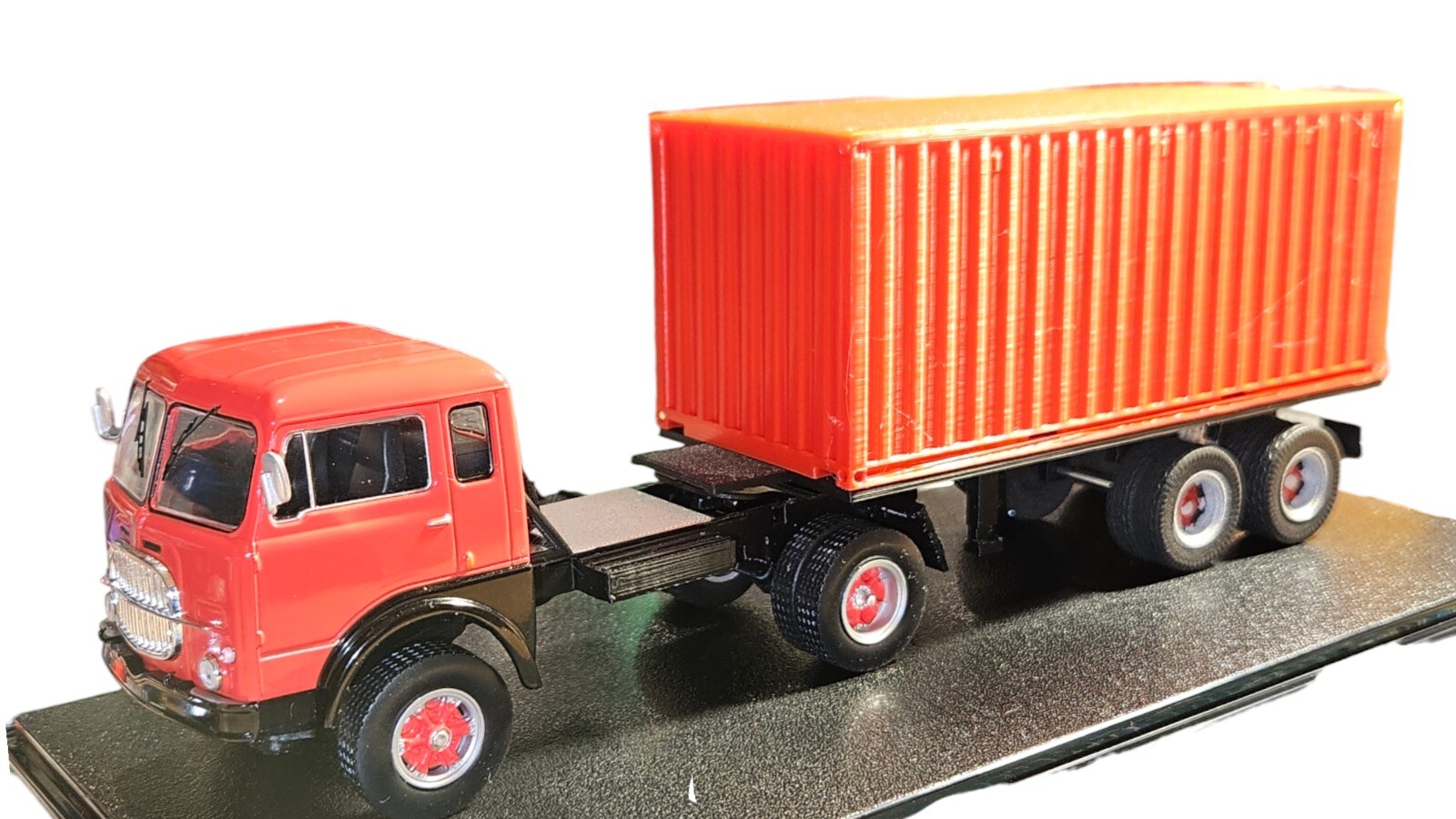 # 1/43 FIAT 682 T1 + SEMIRIMORCHIO CONTAINER ROSSO 2 ASSI (BATTAX/IXO ...