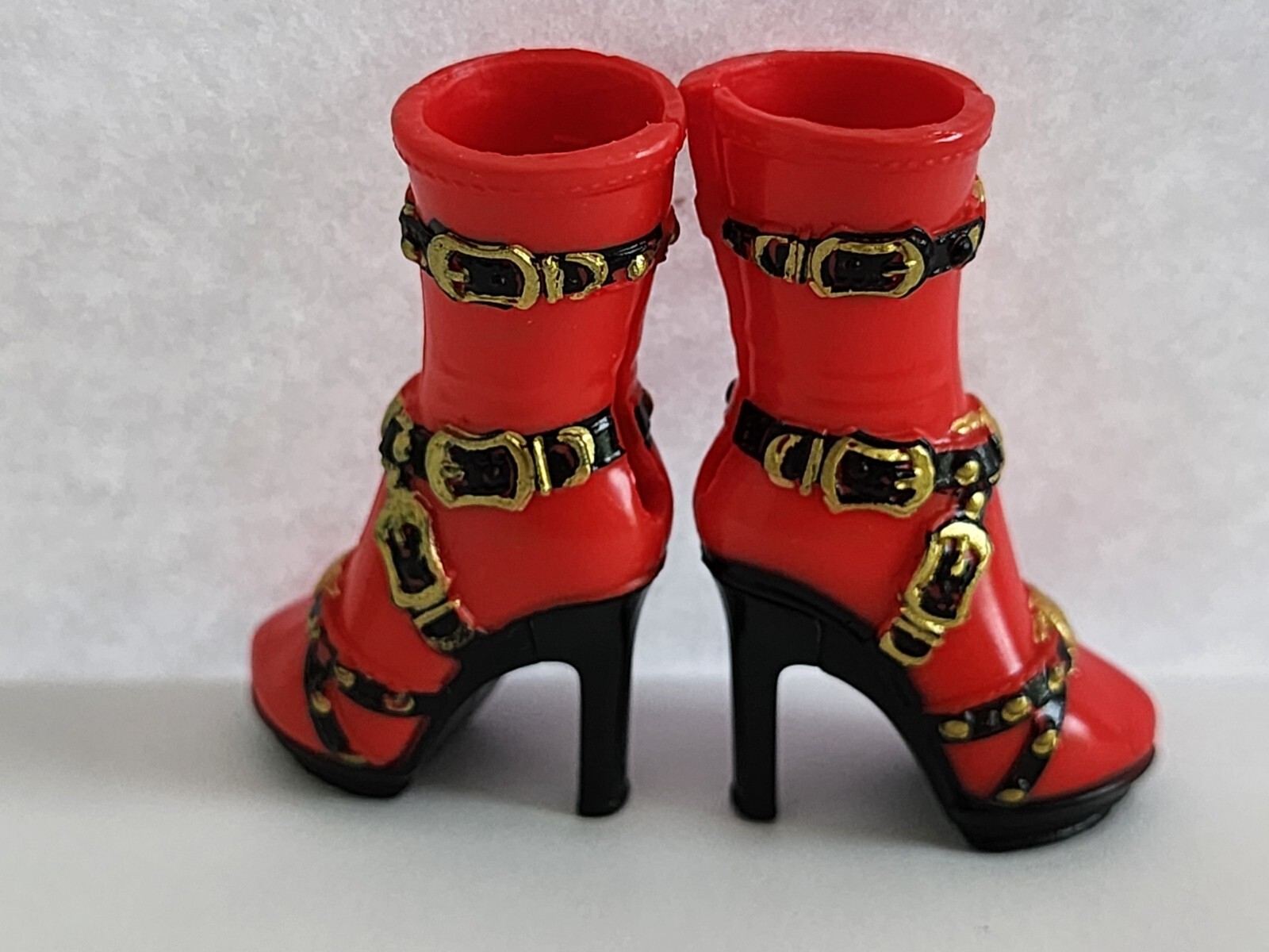 Rainbow High Mini Accessories Studio Shoes Ruby Anderson Red Black Heel ...