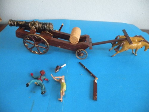 Canon Canon pulled by horses w rider slave Solider and lead toy vintage ...