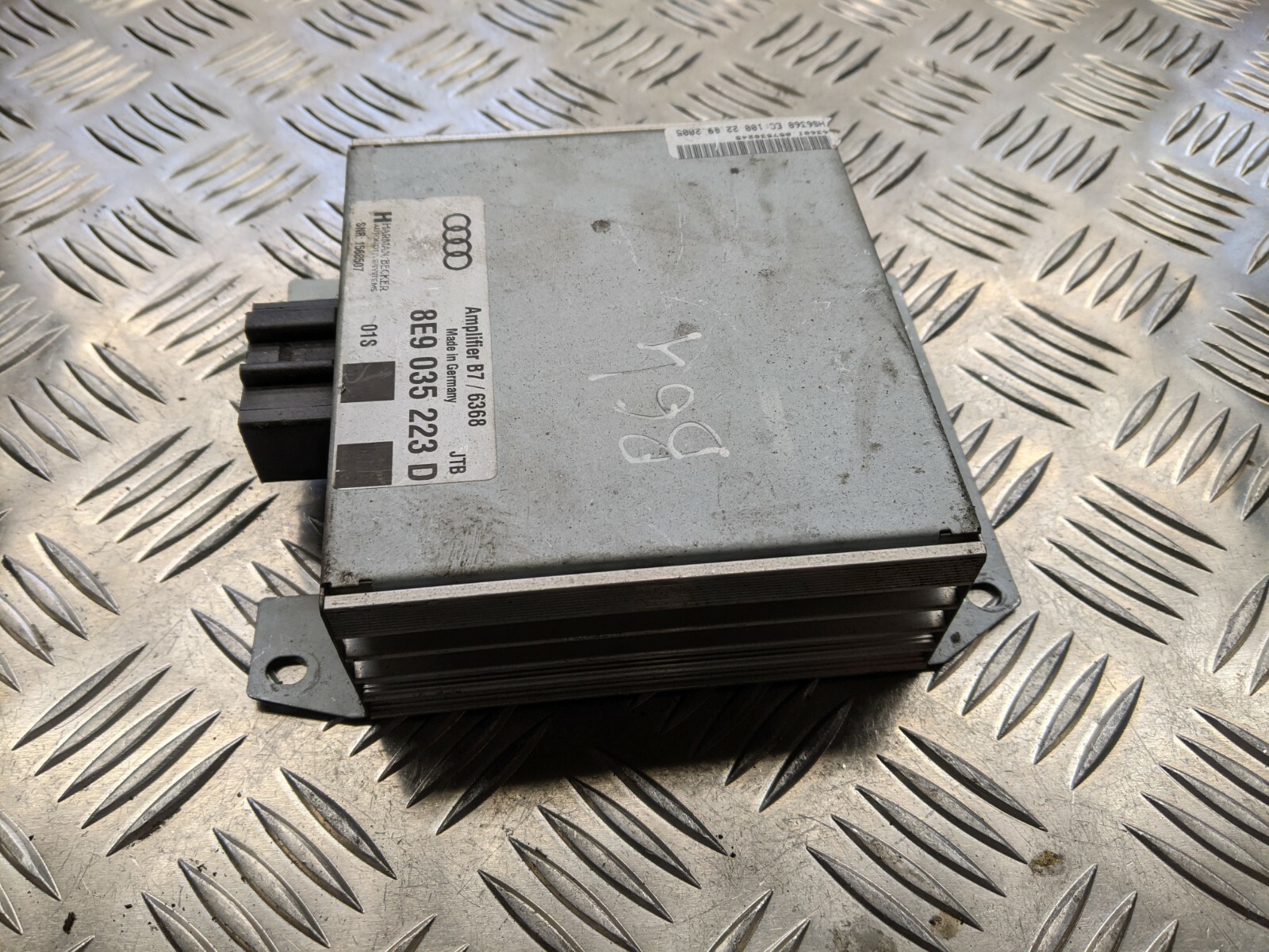 B319 Audi A4 Audio Radio Verstärker 8E9035223D | eBay