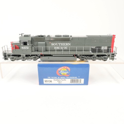 Athearn HO Scale Southern Pacific SP #8572 SD40T-2 Diesel Locomotive ...