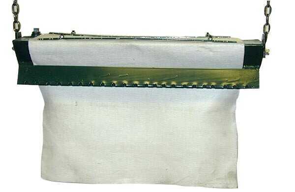 cattle face fly Oiler rub mounted on mineral feeders oiler tank flies ...