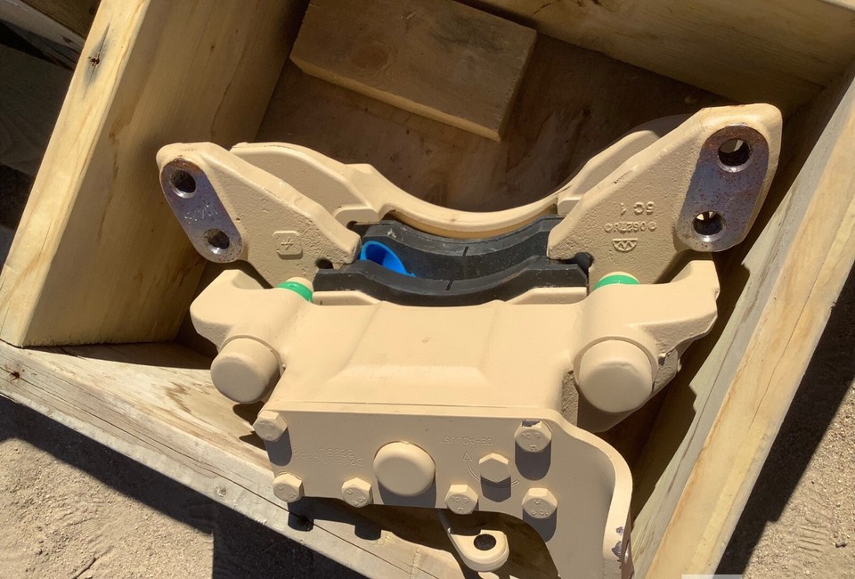 MRAP NAVISTAR DASH W/ISS DISC BRAKE CALIPER ASSEMBLY 3901436C91 2530-01 ...