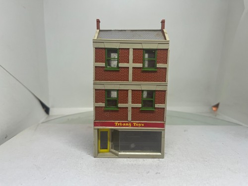 RARE! Triang Model-Land OO Gauge RML44 Small Shop & Office Block ...