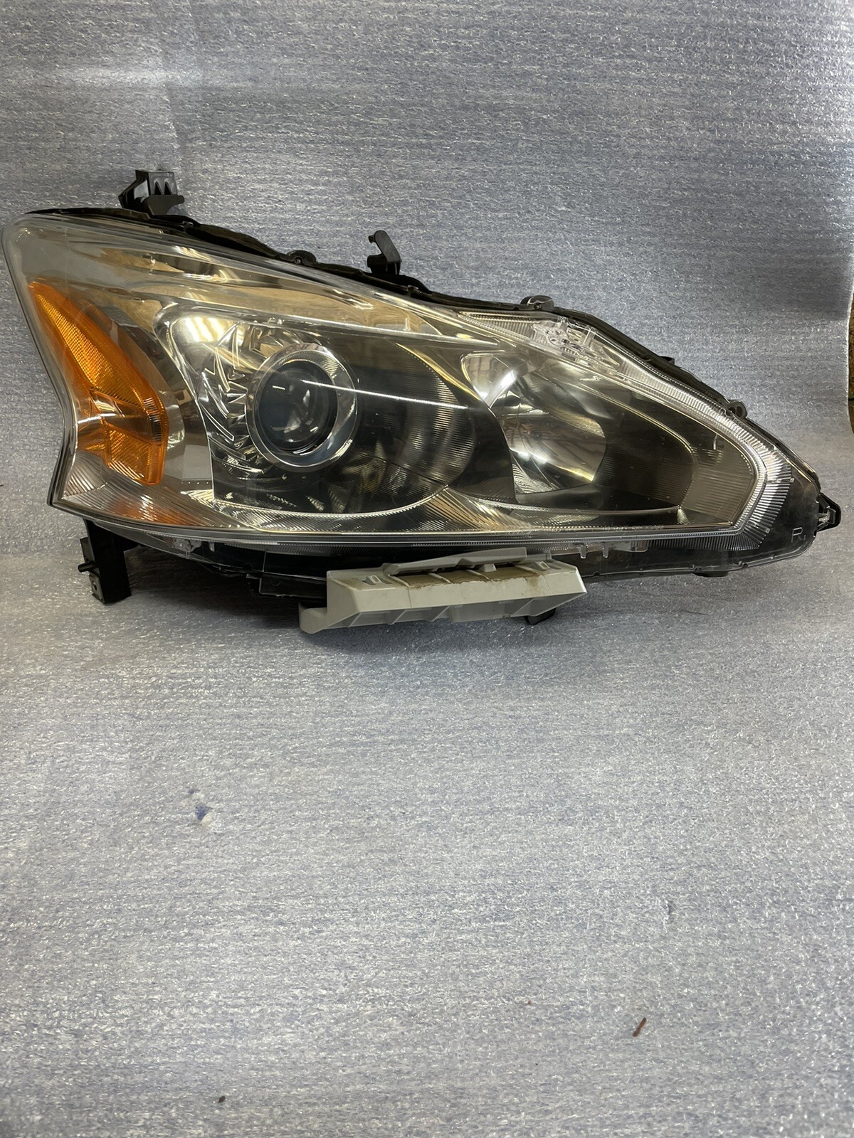 26010-9HS9A; NISSAN ALTIMA SEDAN OEM Right Halogen Headlamp 16 17 18 ...
