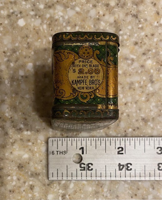 1900's Star Safety Razor tin (empty) and 2 Star Safety Razor blade ...