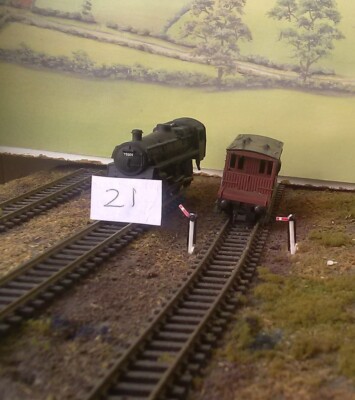 railway train n gauge shunt signal 2 x 1-way Black Ladder (21) | eBay UK