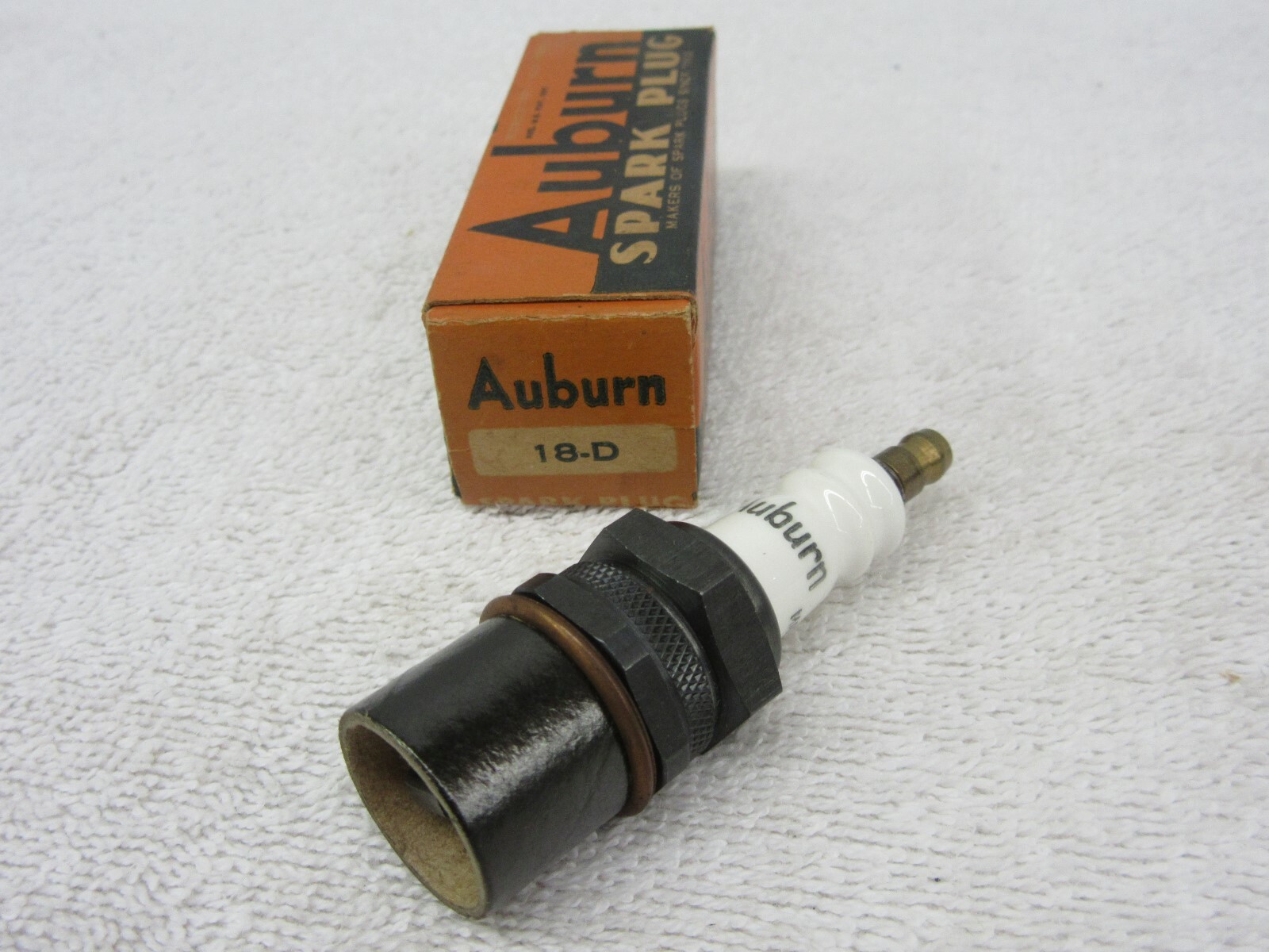 NEW IN BOX Vintage Antique Auburn 18-D Spark Plug 18mm COLLECTIBLE | eBay