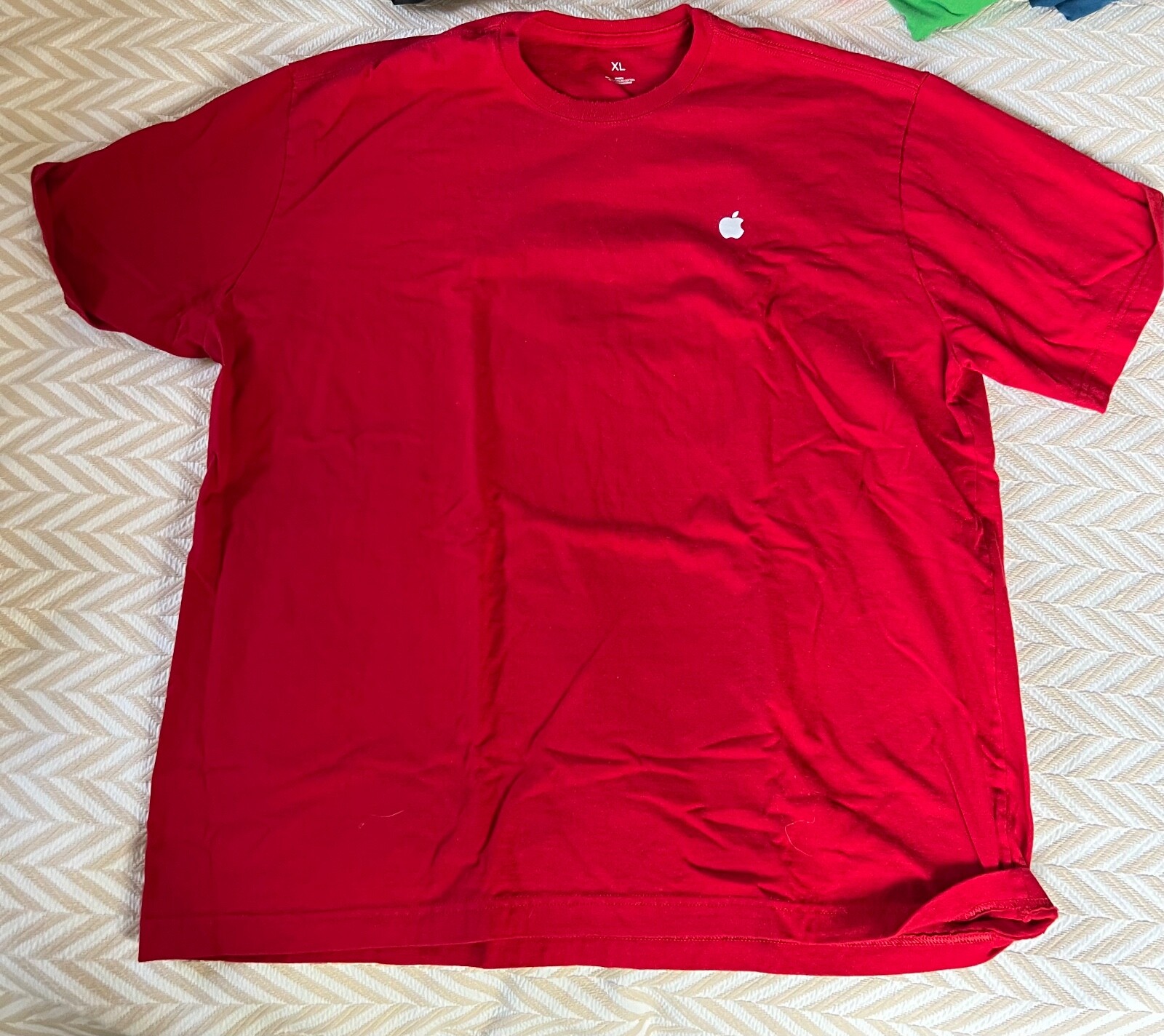 Apple Retail - Red Holiday T-Shirt(s) | eBay