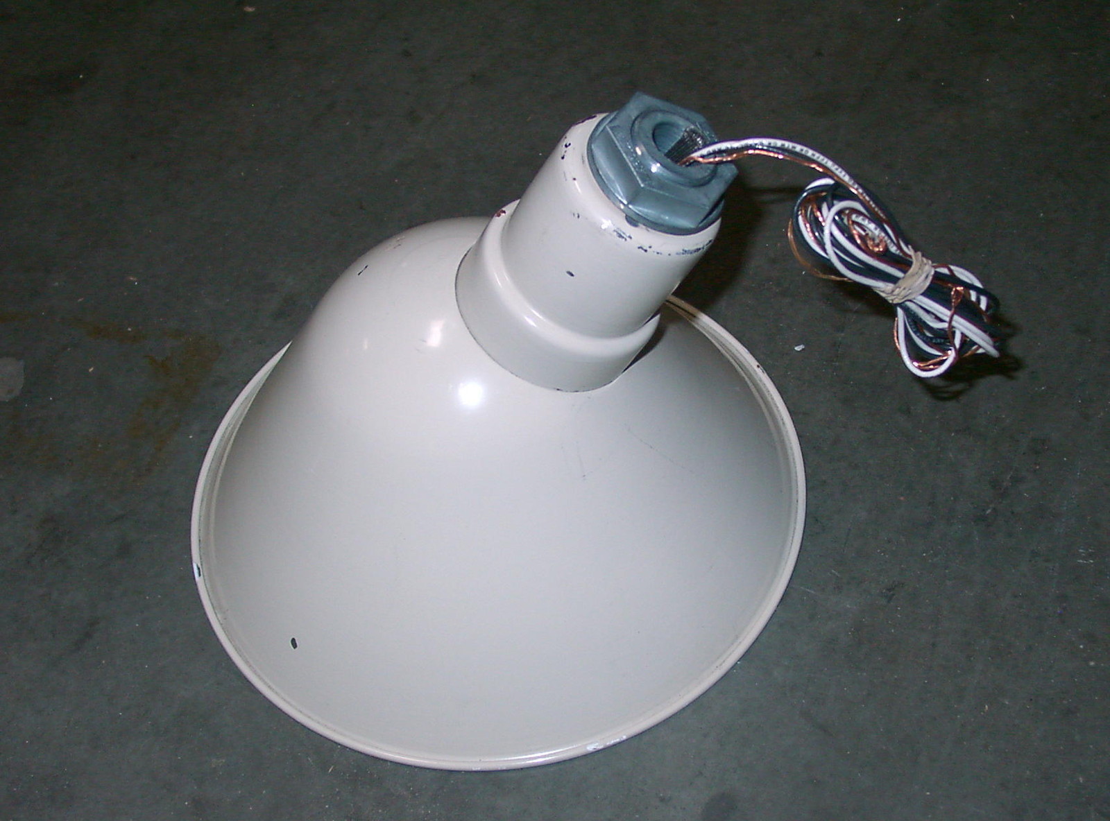 AA-9-WH ARK LIGHTING RLM Angle Reflector 9" Industrial Lighting Fixture ...