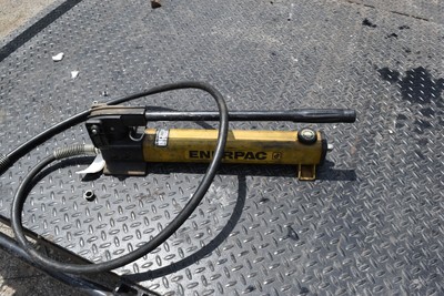 Hydraulic - Enerpac P-392