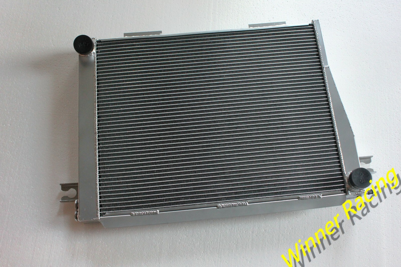 56MM ALUMINUM RADIATOR FOR BMW 5 E28 525 i/528 i/533 i ; 6 E24 628/633 ...