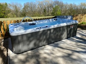 I-Sense Grande 8-10 Person Hot Tub Jacuzzi 3.8 x 2.25m Luxury Spa *IN ...