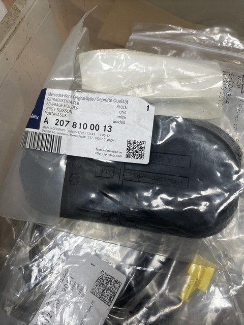 Genuine Mercedes-Benz C207 E-Class Coupe Centre Console Cup Holder ...