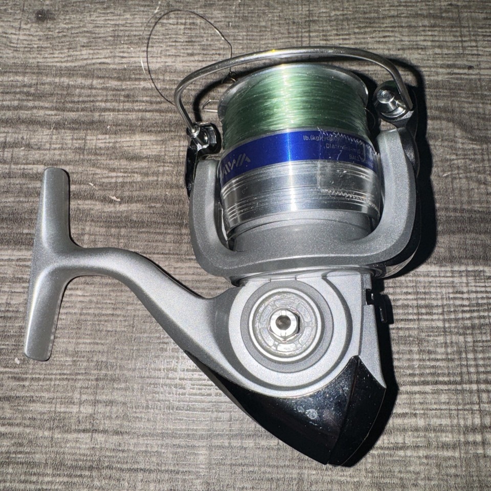 Daiwa Samurai 2500B spinning reel Blue And Black Nice Smooth | eBay