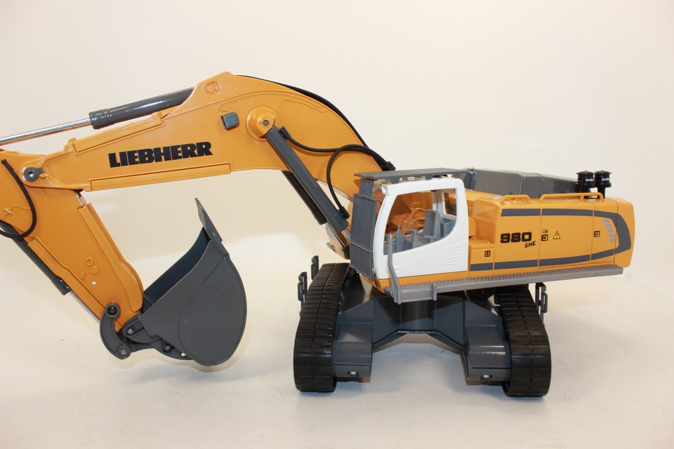 Siku 6740 Liebherr R980 SME Crawler Excavator + Bluetooth App + Control ...