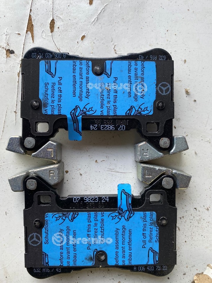 Genuine Mercedes-Benz W204 C63 AMG Rear Brake Pads P/N A0074209320 ...