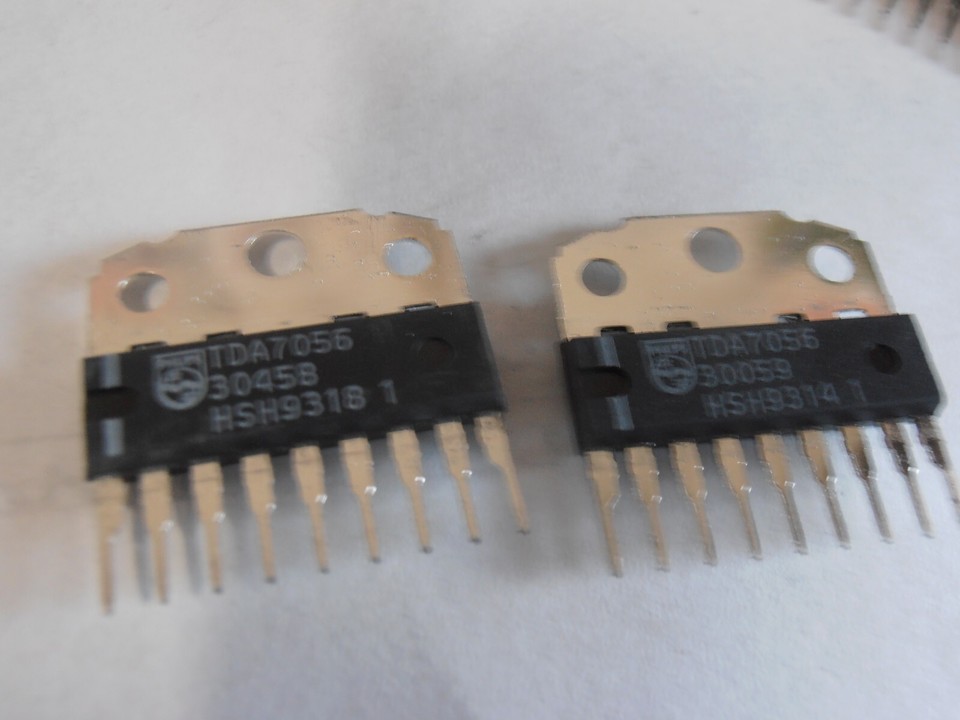 2X TDA7056 / TDA7056A 3W mono BTL audio output amplifier SIP9 PHILIPS ...