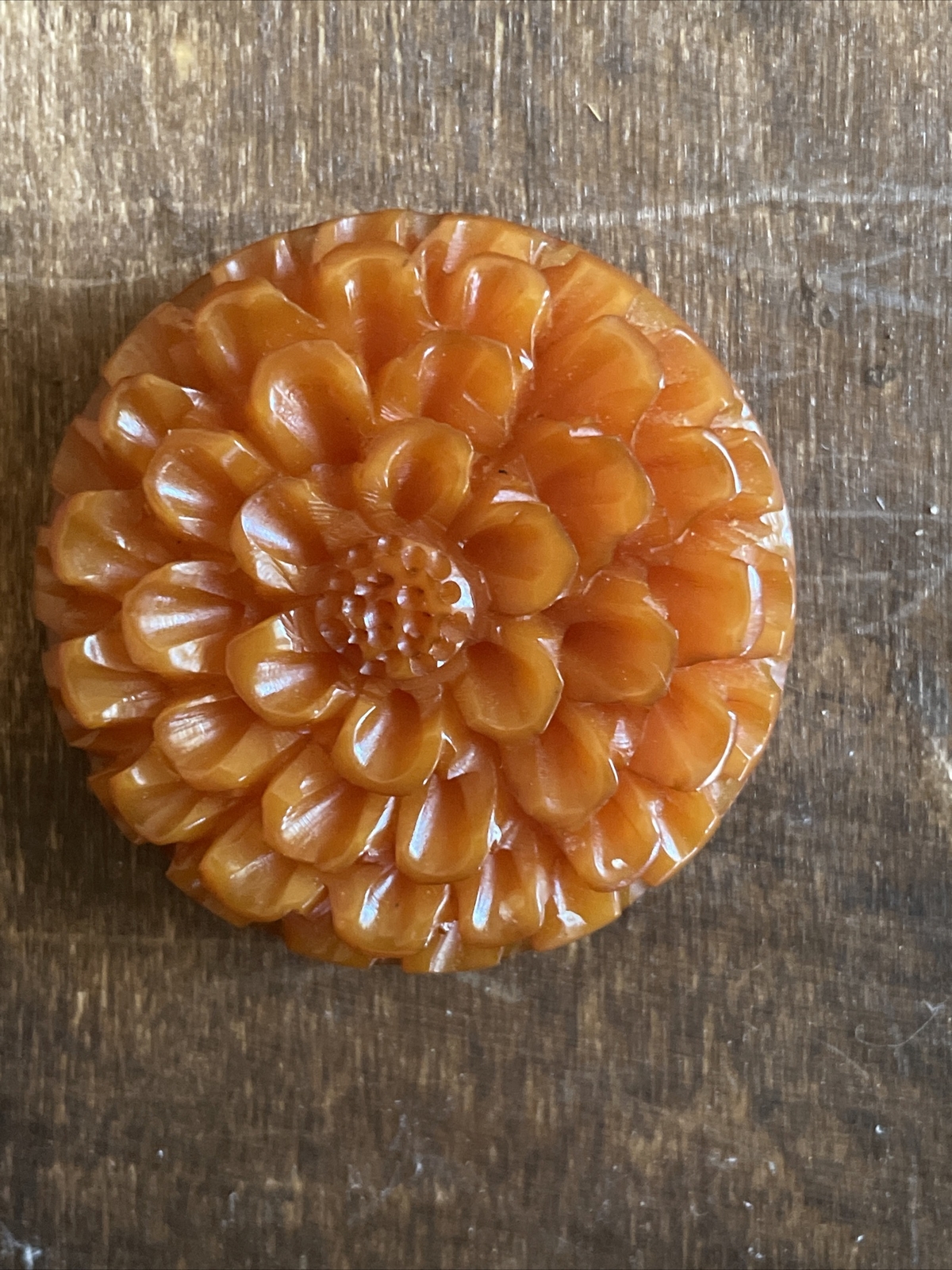 Large Butterscotch Bakelite Deeply Carved Flower Dres… - Gem