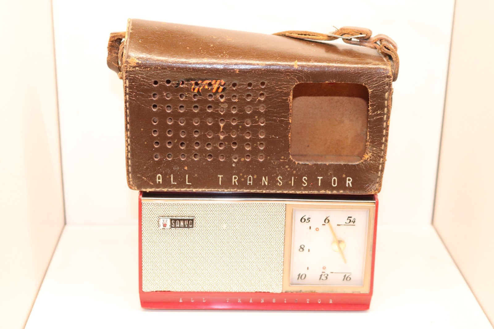 SANYO - Model 6C-18 - Transistor Radio – JAPAN – WORKING – w/CASE | eBay